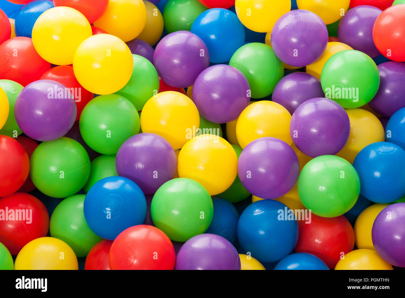 Multi palle colorate Foto stock - Alamy