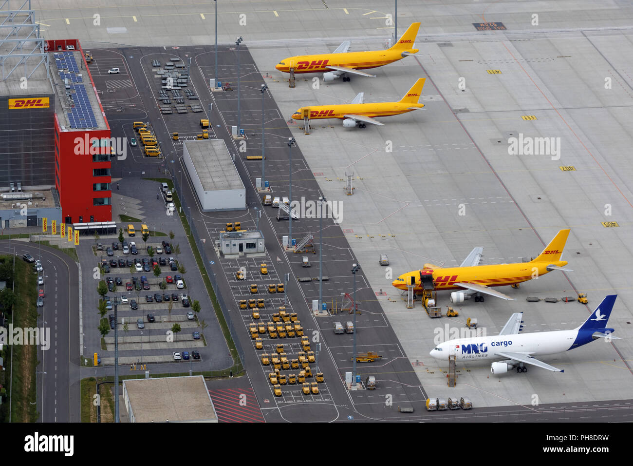 Dhl hub leipzig gmbh immagini e fotografie stock ad alta risoluzione ...