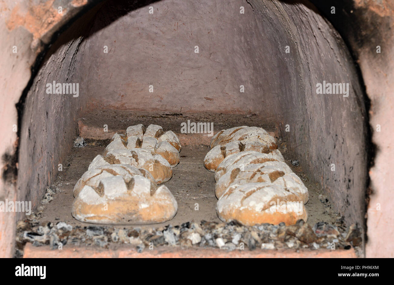 Vecchio forno immagini e fotografie stock ad alta risoluzione - Alamy