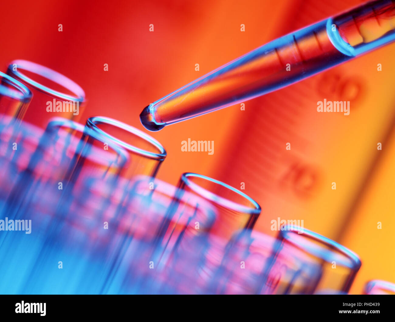 Provette dna immagini e fotografie stock ad alta risoluzione - Alamy