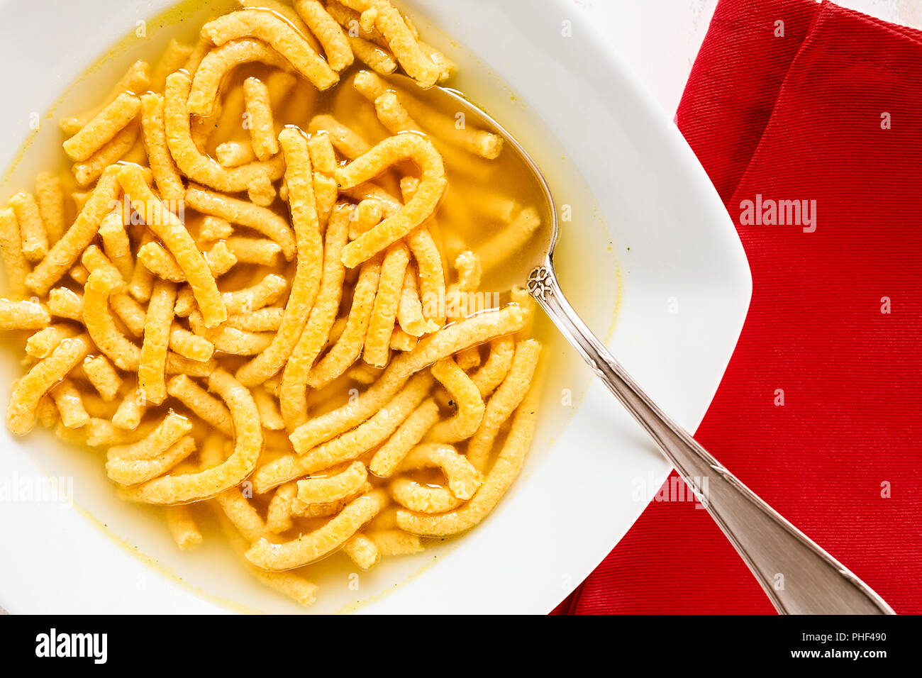 Passatelli in brodo immagini e fotografie stock ad alta risoluzione - Alamy