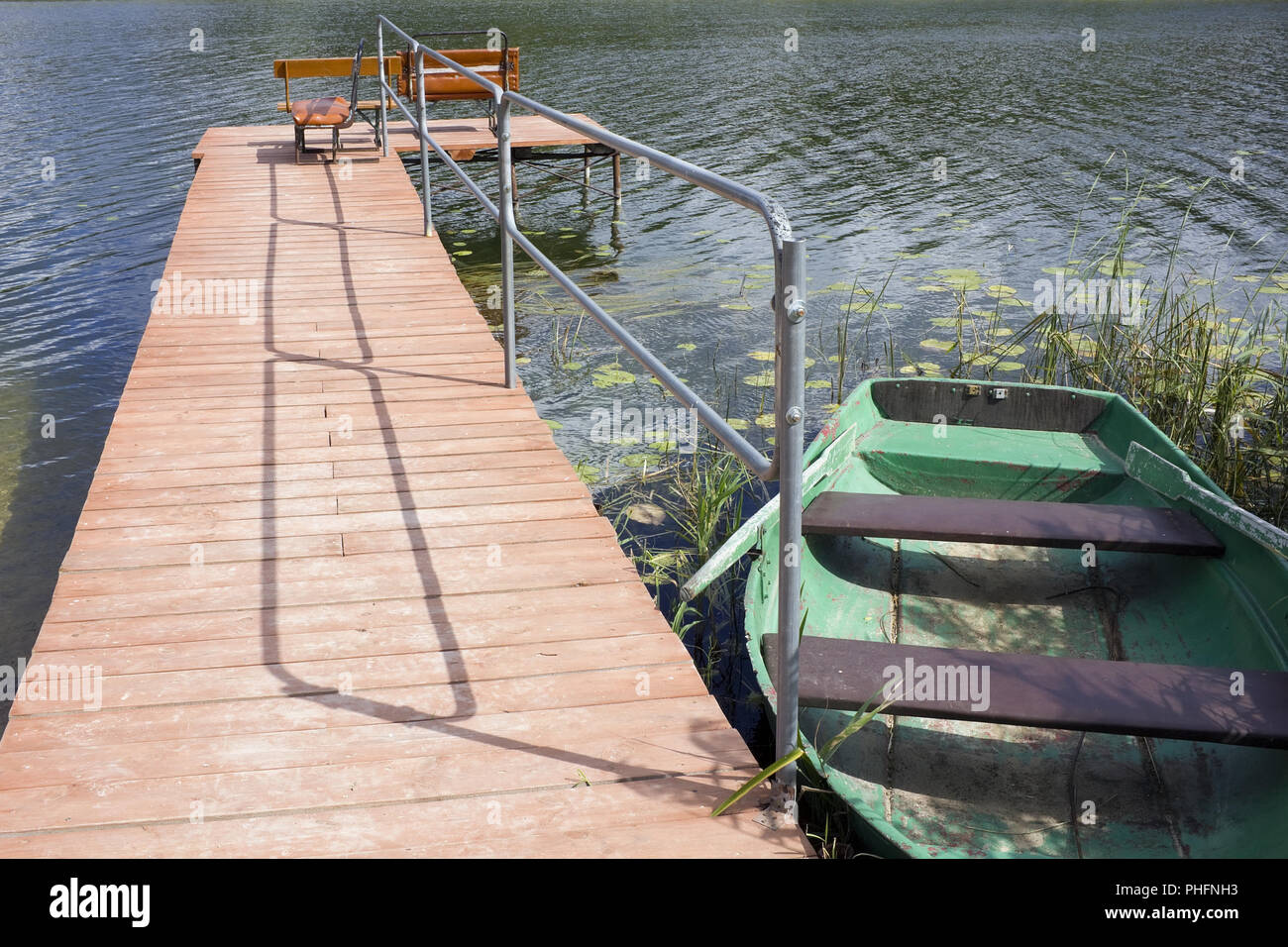 Pontile pontile in legno immagini e fotografie stock ad alta ...