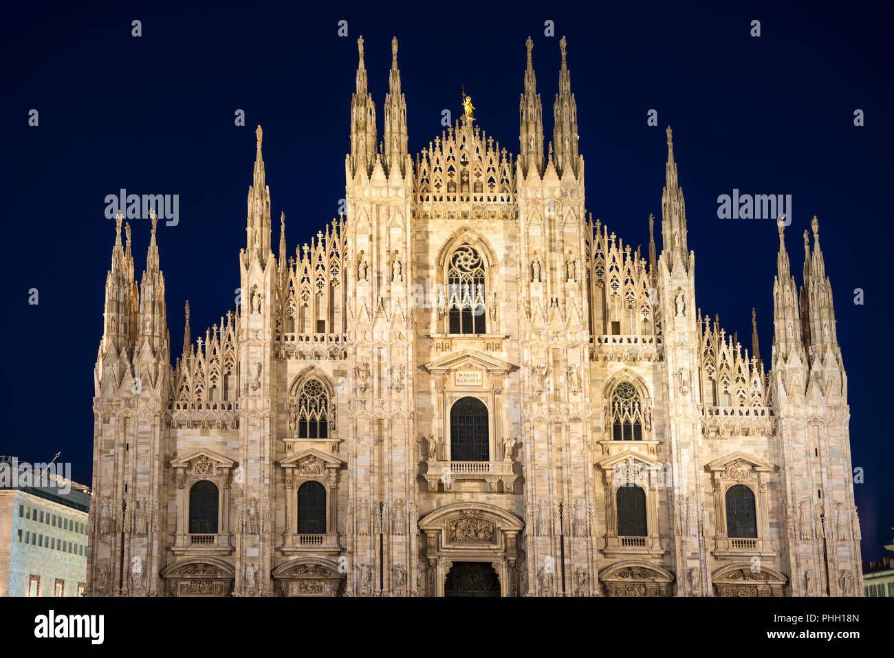 Vista notturna di milano immagini e fotografie stock ad alta ...