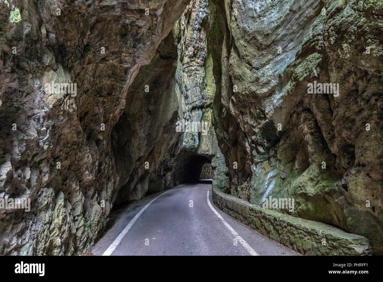 La strada della Forra, Tremosine, Lago di Garda, Lombardia, Italia ...