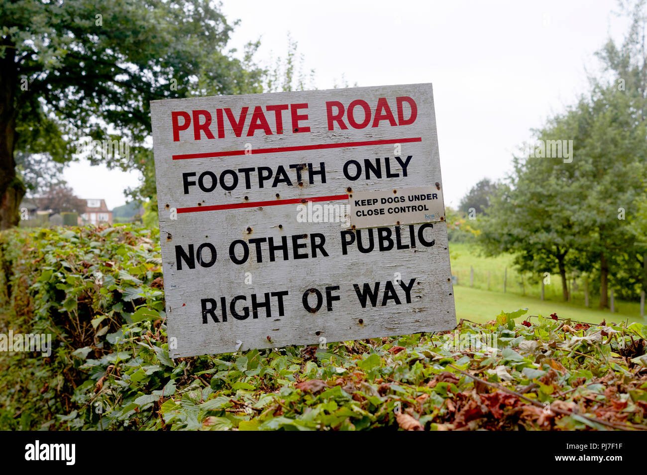 Private road sign immagini e fotografie stock ad alta risoluzione - Alamy