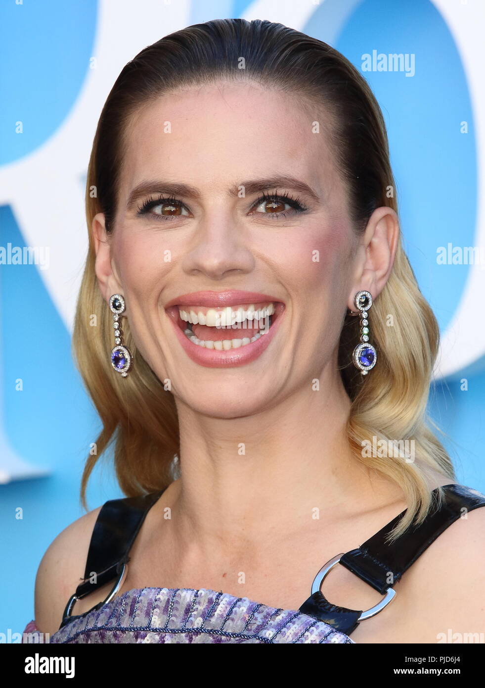 Hayley atwell assiste premiere europeo christopher robin bfi southbank ...