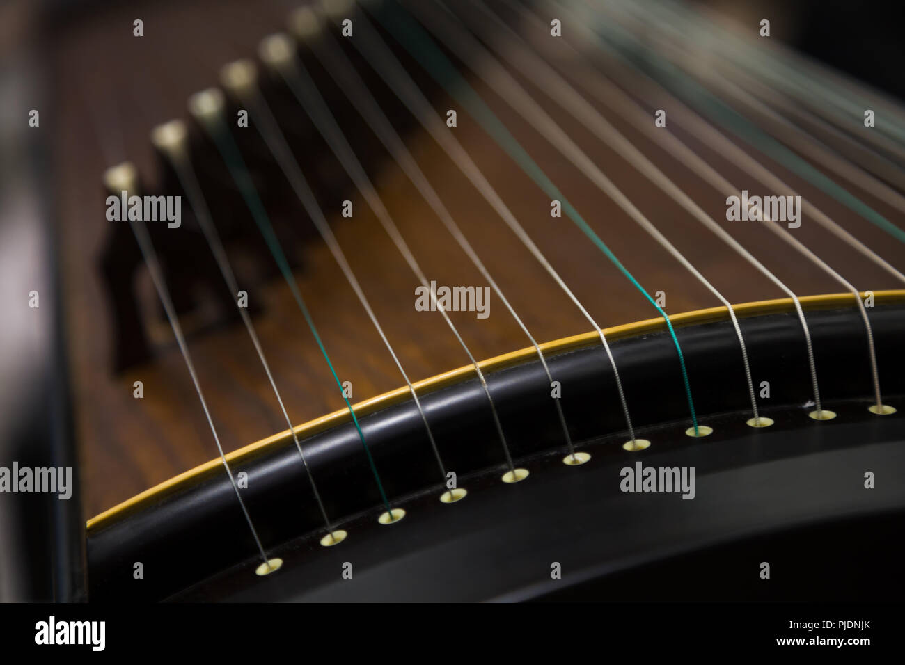 Strumenti musicali antichi cetra immagini e fotografie stock ad alta ...