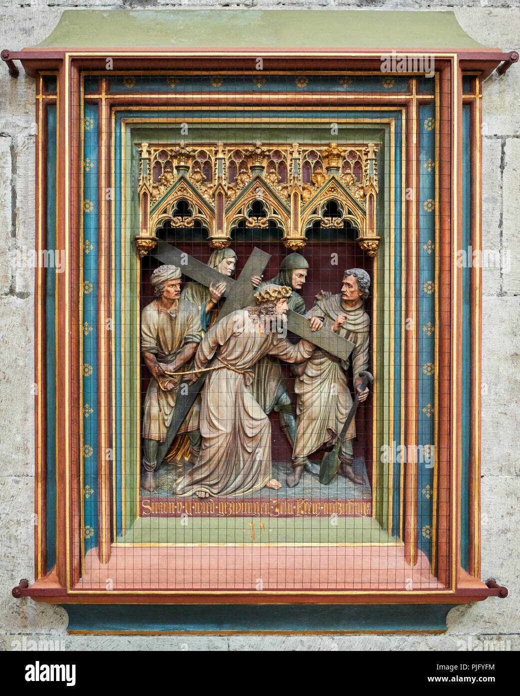 La cattedrale di Colonia, la via della croce 5, carving di Cristo a ...