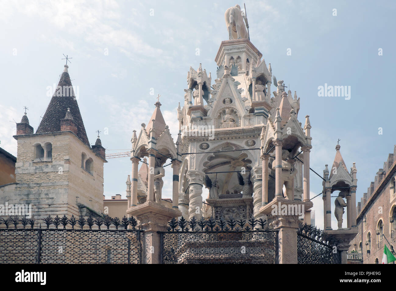 Tombe italiane immagini e fotografie stock ad alta risoluzione - Alamy
