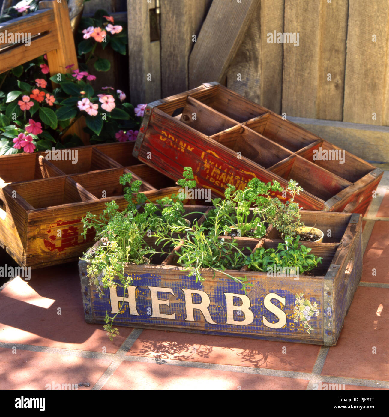 Alle casse di legno immagini e fotografie stock ad alta risoluzione - Alamy