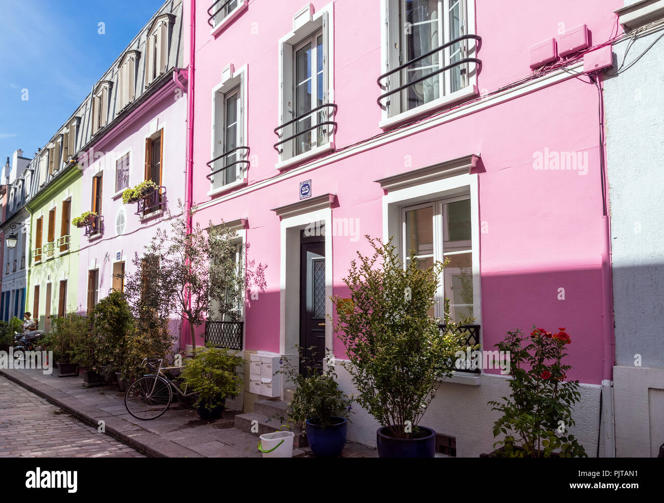 Parigi colorata immagini e fotografie stock ad alta risoluzione - Alamy
