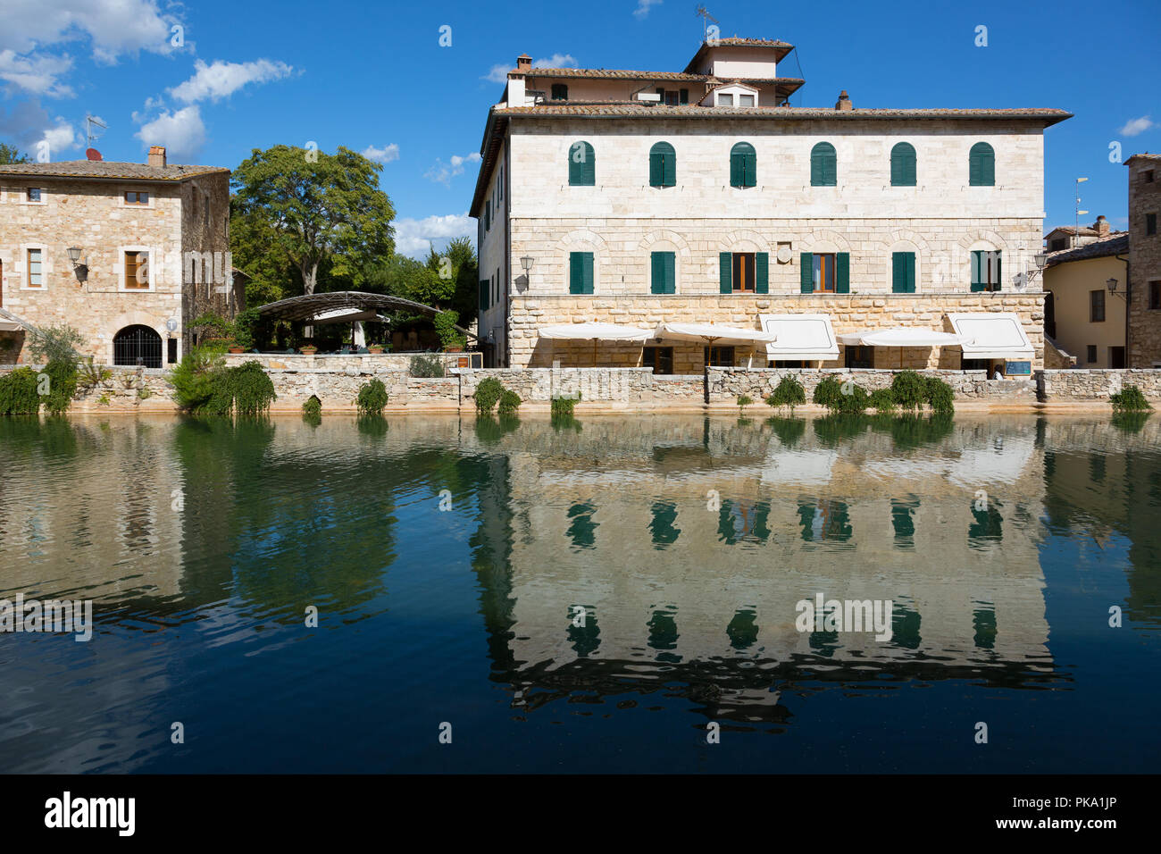 Antiche terme di bagno vignoni immagini e fotografie stock ad alta ...