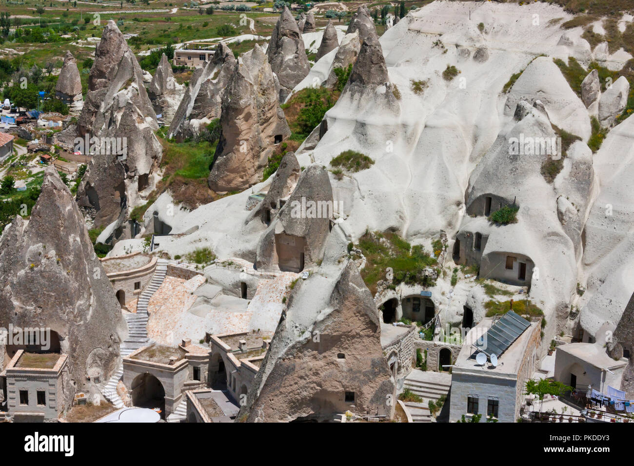 Le case scavate nella roccia, formazione di Goreme, Cappadocia, Turchia ...