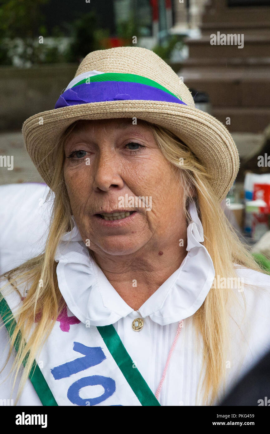 Nanas contro il fracking immagini e fotografie stock ad alta ...