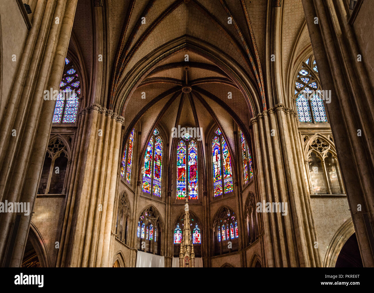 Cattedrale gotica interna immagini e fotografie stock ad alta ...