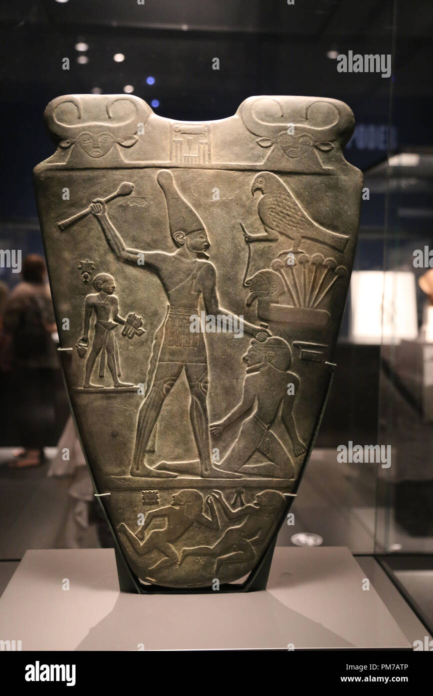 Antico Egitto. Tavolozza di Narmer (recto). Siltstone. 3200 BC. Prima ...