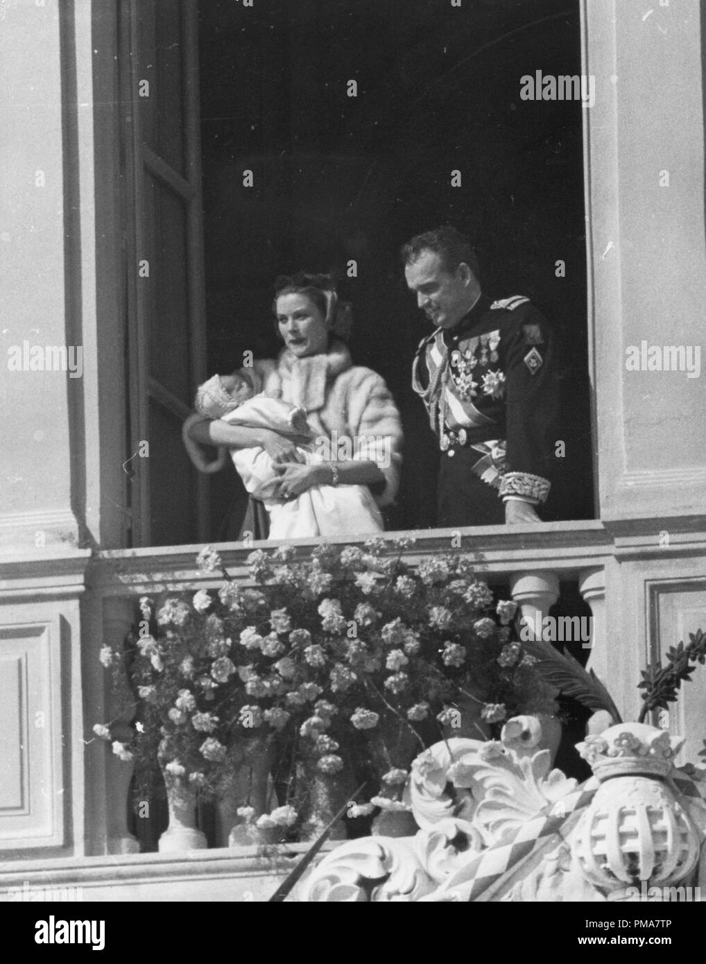 Il principe Ranieri e la Principessa Grace di Monaco con baby Princess ...