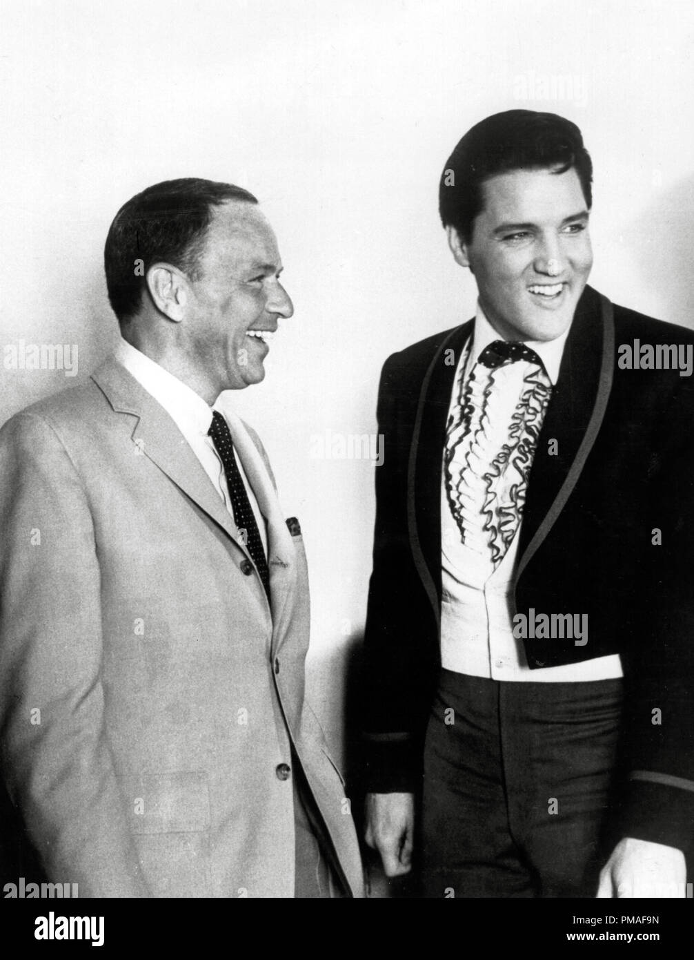 Frank Sinatra e Elvis Presley sul set del film "Frankie e Johnny' 1965 ...