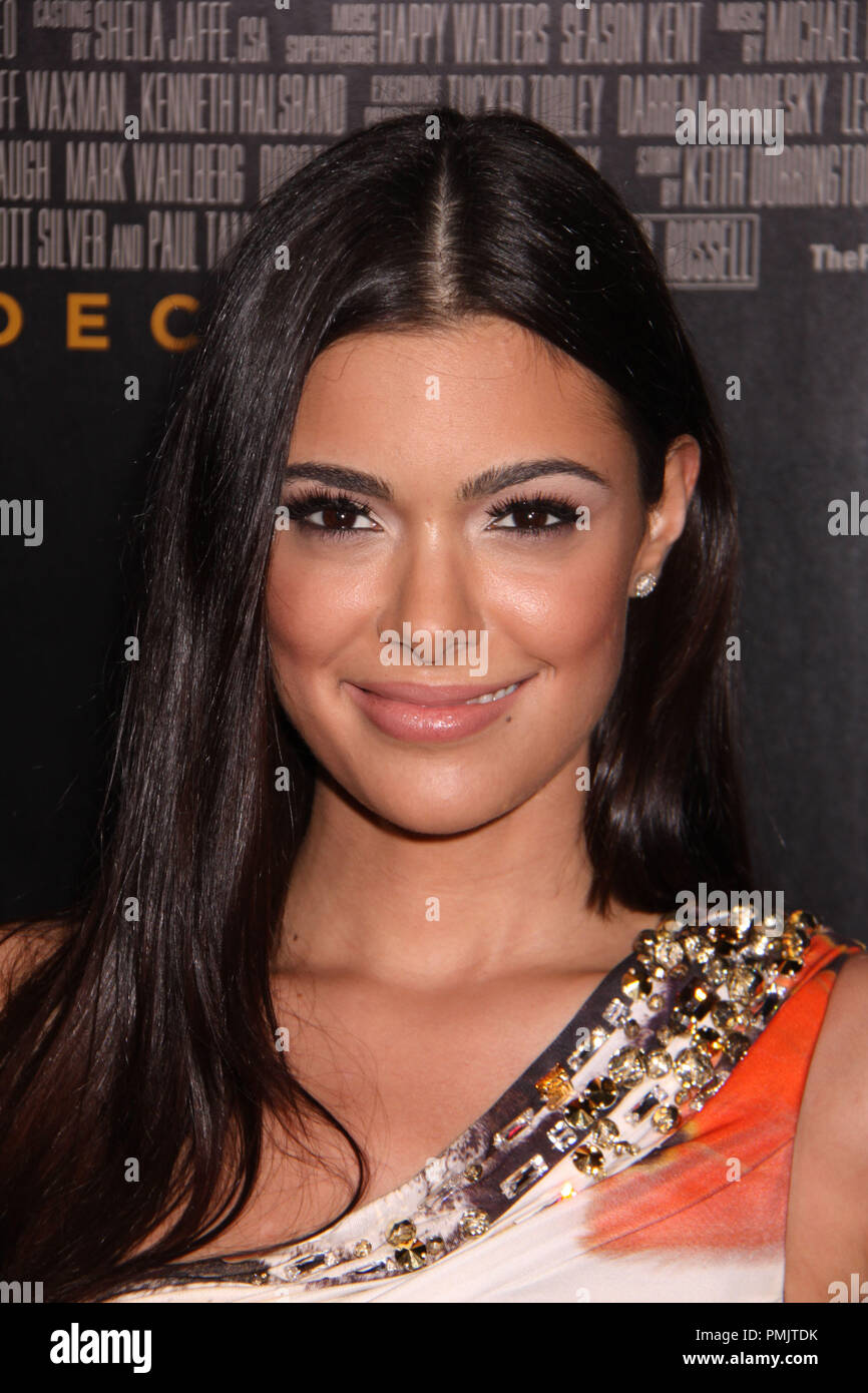 Anabelle Acosta 12/06/10 "Fighter" Premiere @ Grauman's Chinese Theater ...