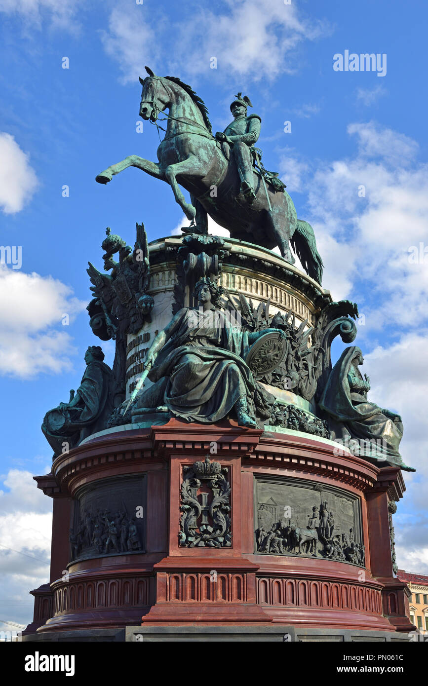 Monumento a Nikolay I su St Isaac's Square. Neobarocco monumento all ...