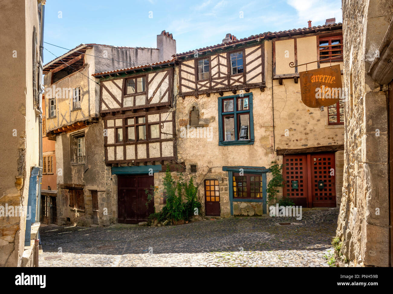 Facciate di case medievali immagini e fotografie stock ad alta ...