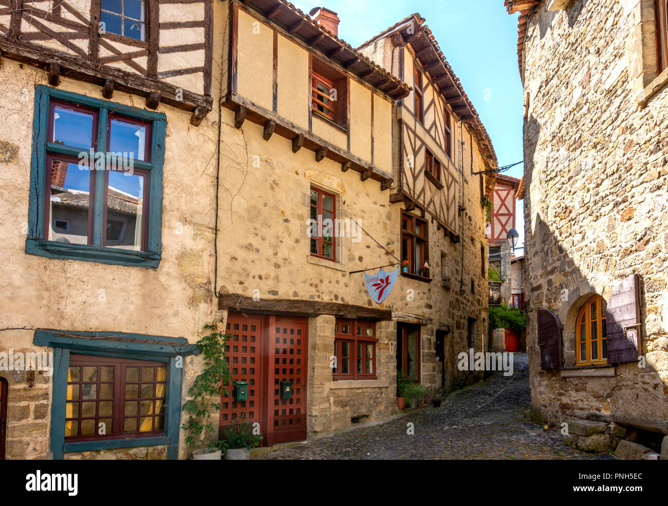 Facciate di case medievali immagini e fotografie stock ad alta ...