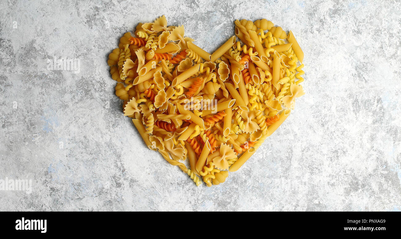Pasta secca immagini e fotografie stock ad alta risoluzione - Alamy