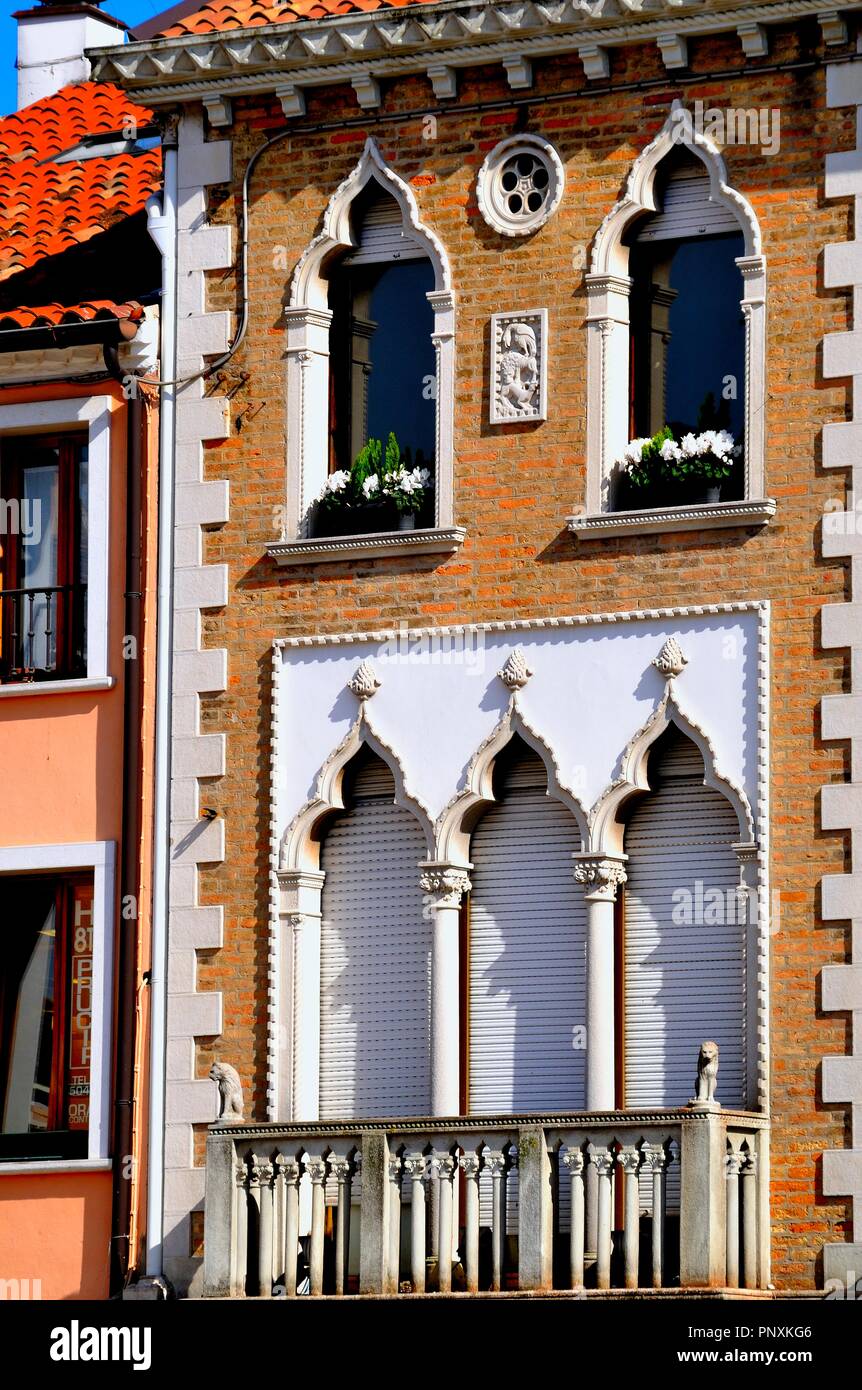 Finestre di venezia immagini e fotografie stock ad alta risoluzione - Alamy