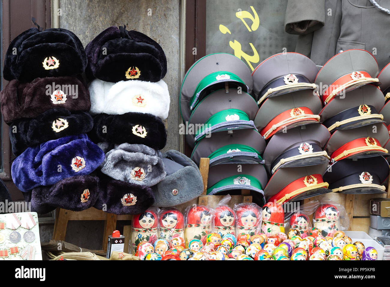 Cappucci militari immagini e fotografie stock ad alta risoluzione - Alamy