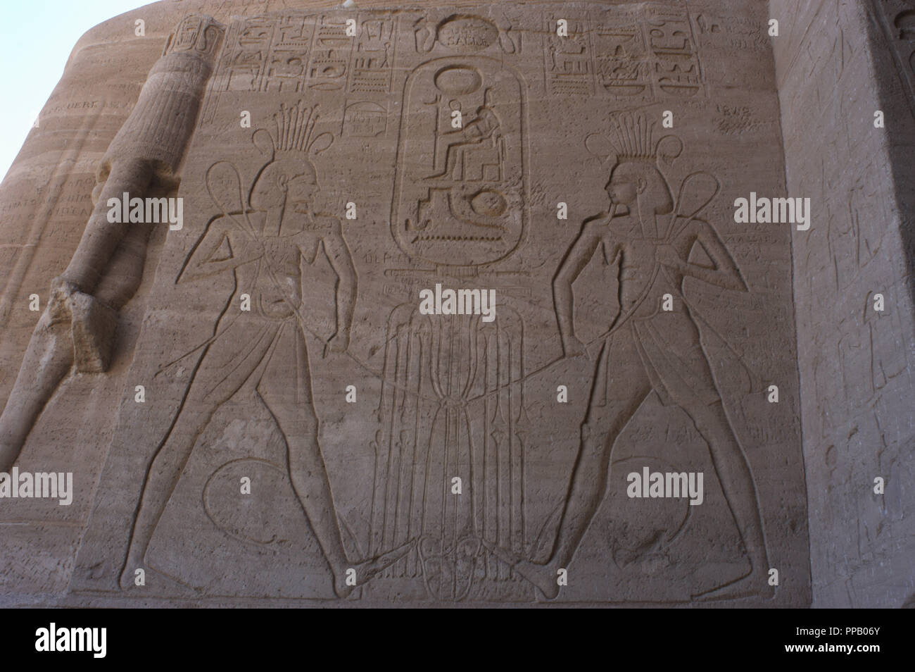 Rilievo raffigurante l'unione tra Alto e Basso Egitto con il Royal ...