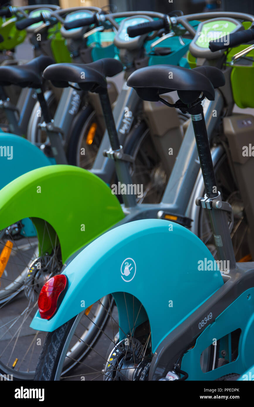 Velib metropole immagini e fotografie stock ad alta risoluzione - Alamy