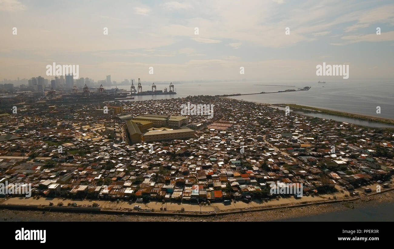 Vista aerea quartiere povero di Manila baraccopoli, ghetti, legno ...