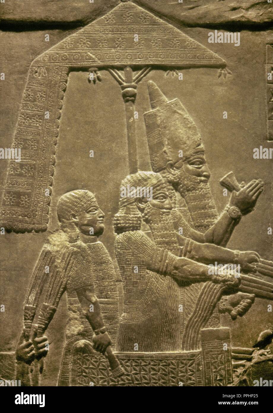 Palazzo di Ashurbanipal, Ninive, Iraq. Ashurbanipal con i suoi soggetti ...