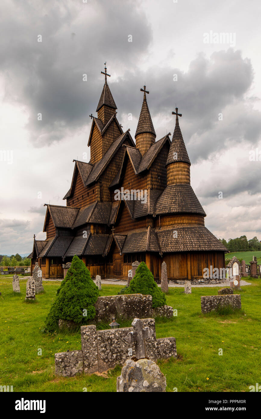 Chiesa a doghe di heddal immagini e fotografie stock ad alta ...