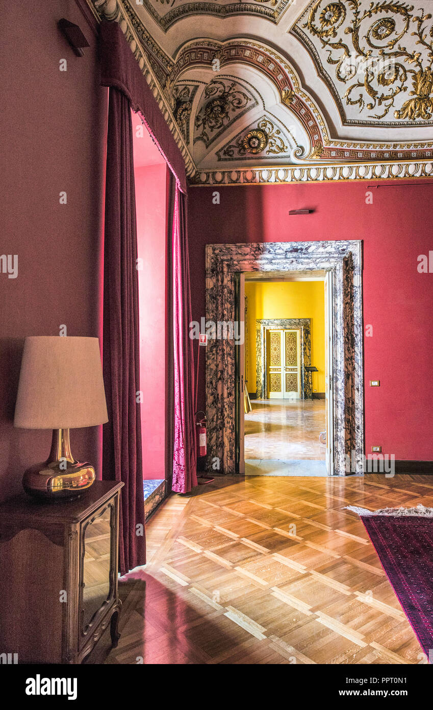 Palazzo falconieri immagini e fotografie stock ad alta risoluzione - Alamy