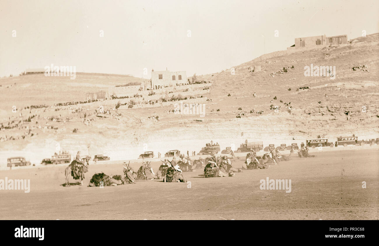 Il principe Saud Emiro di visitare l'emiro Abdullah ad Amman, Transgiordania. Camel Corps della ...