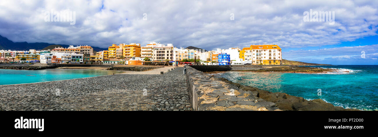 Case spagnole colorate immagini e fotografie stock ad alta risoluzione ...