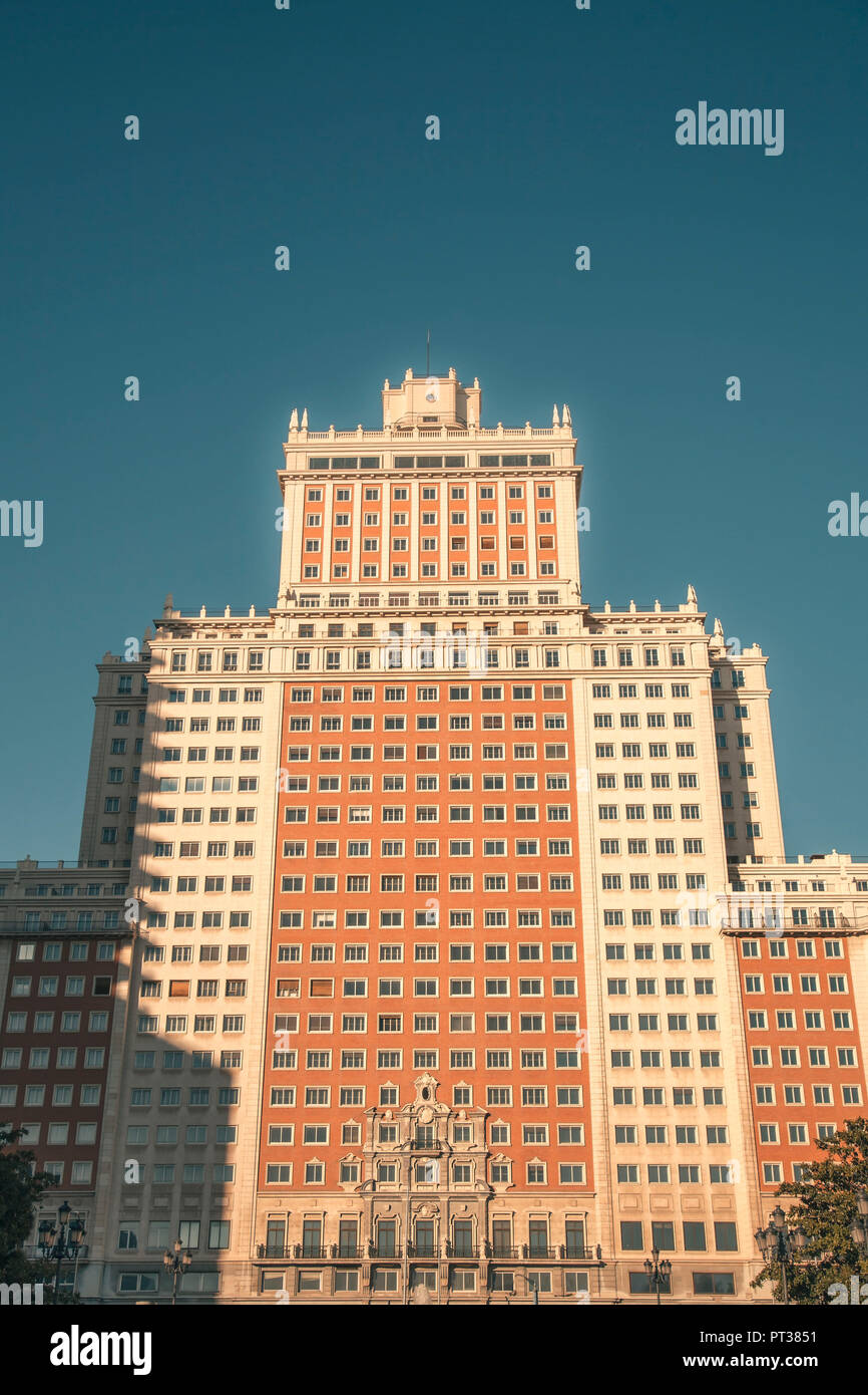 Grattacielo degli anni '70 immagini e fotografie stock ad alta risoluzione - Alamy