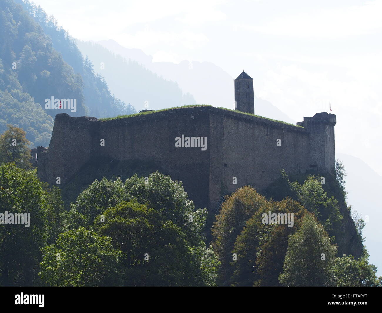 Svizzera cantone grigioni mesocco immagini e fotografie stock ad alta ...