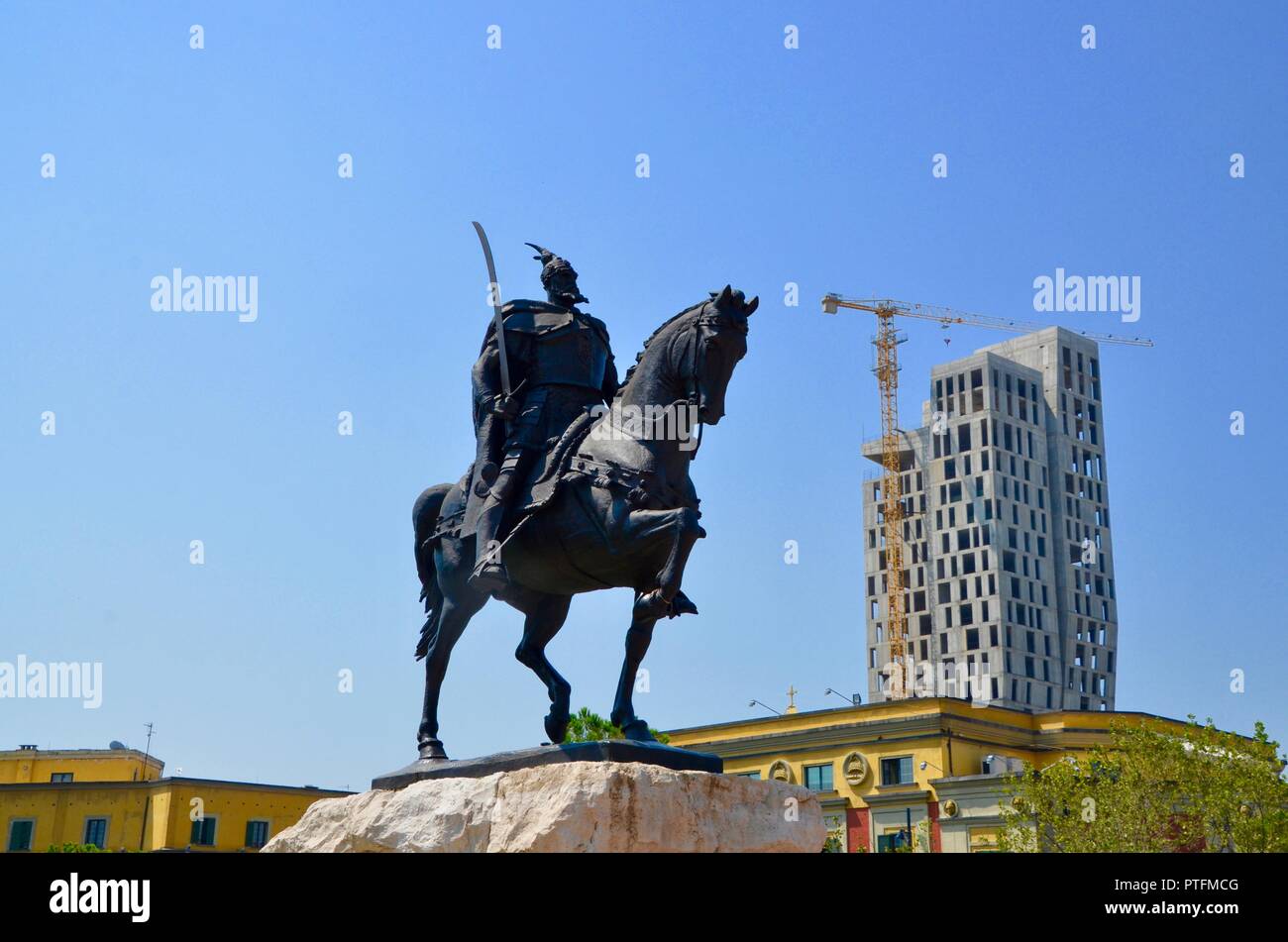 Piazza skanderbeg immagini e fotografie stock ad alta risoluzione - Alamy