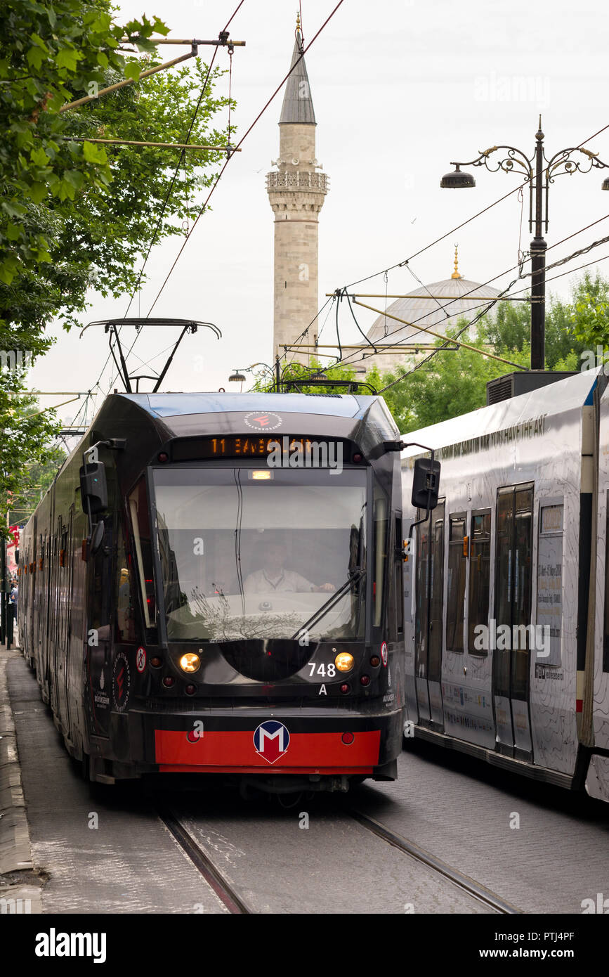 Linea del tram t1 istanbul immagini e fotografie stock ad alta ...