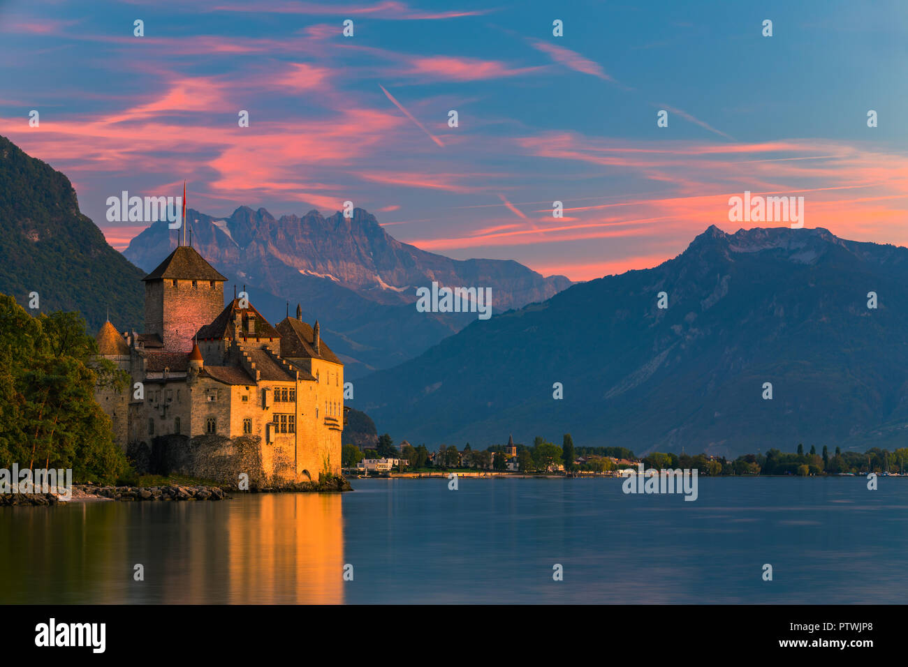 Il Castello di Chillon (francese: il Château de Chillon) è un'isola ...
