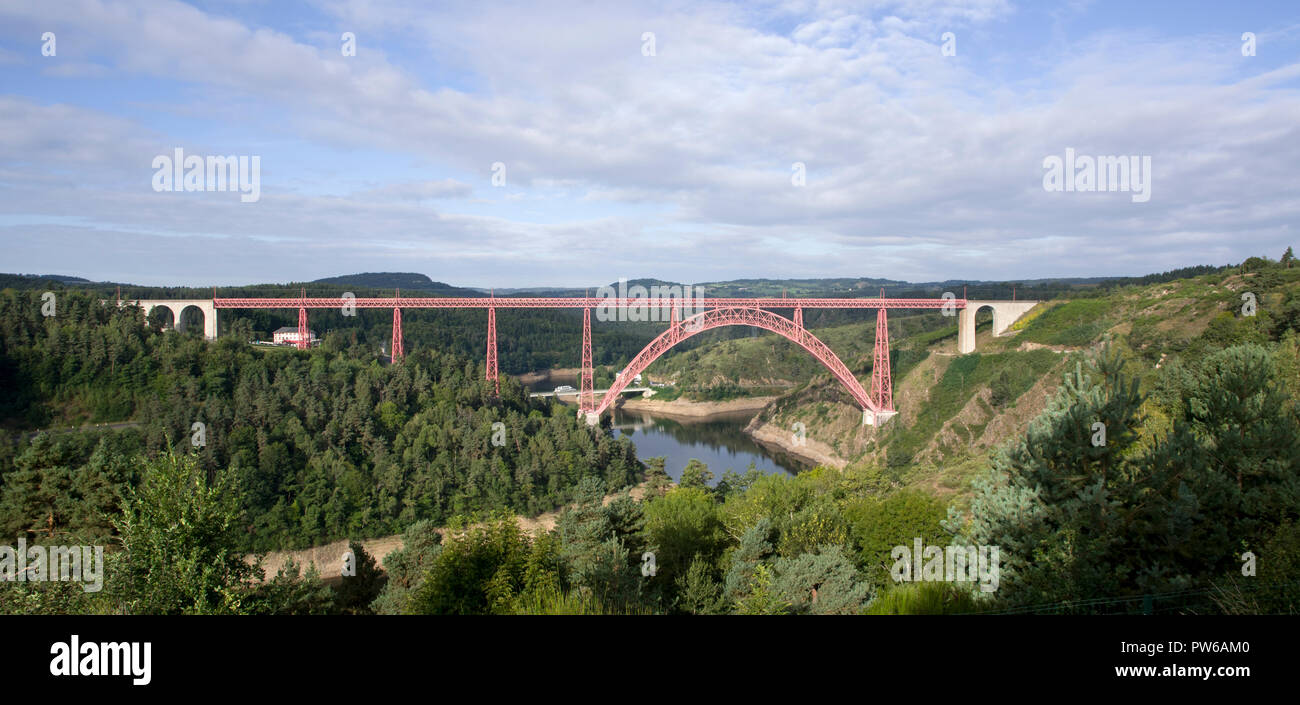 Capriata ad arco immagini e fotografie stock ad alta risoluzione - Alamy