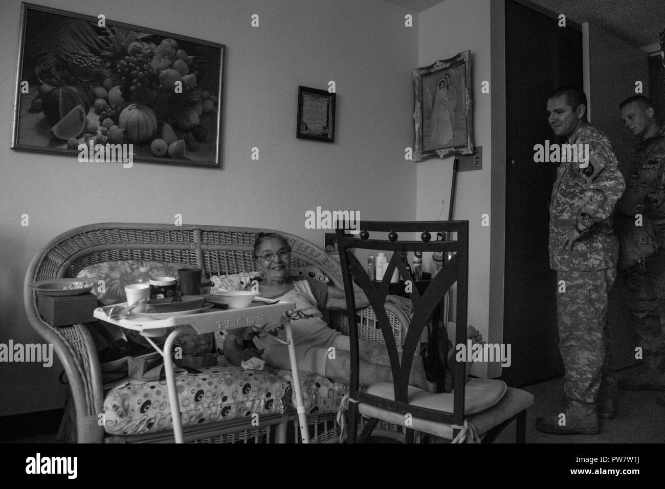 Stati Uniti Army Sgt. Luis Rodriguez (paura), Volo Medic, e CPT ...