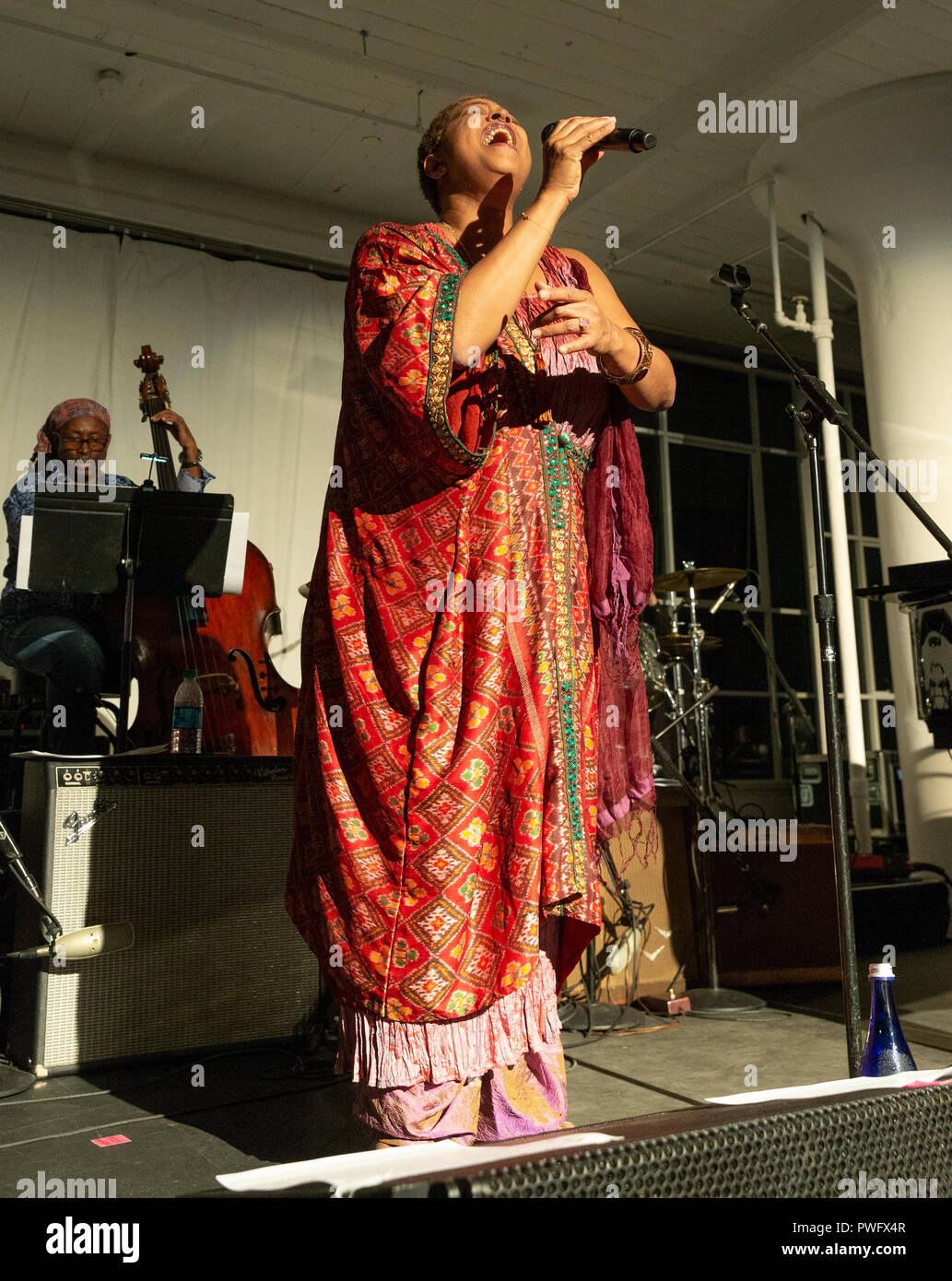 Lisa fischer vocalist immagini e fotografie stock ad alta risoluzione ...