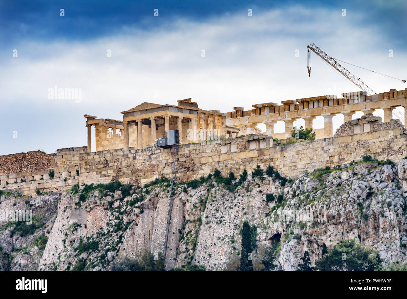 Tempio Erechtheion Partenone Acropoli di Atene in Grecia. Parthenon ...