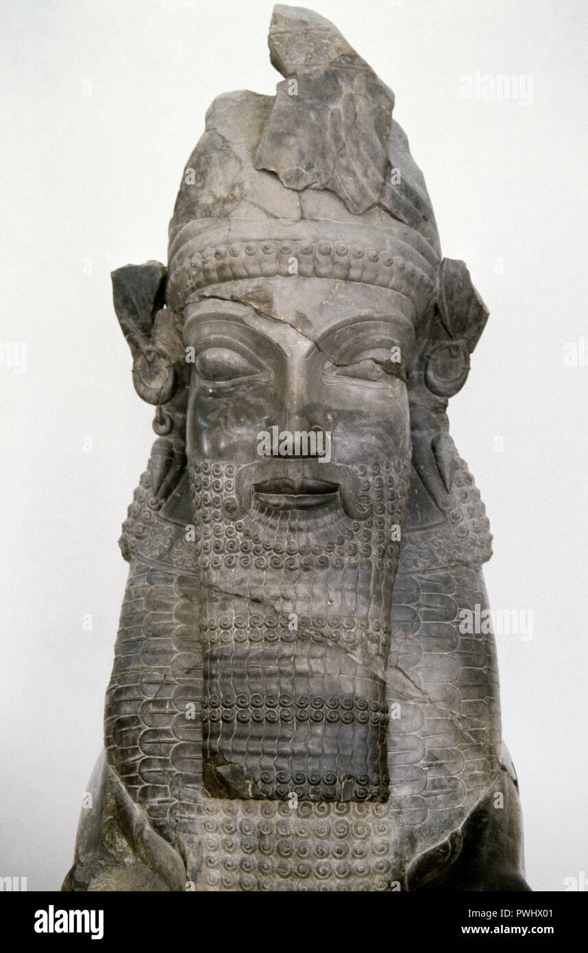 Periodo achemenide. V secolo A.C. Mitica creatura con testa umana e ...