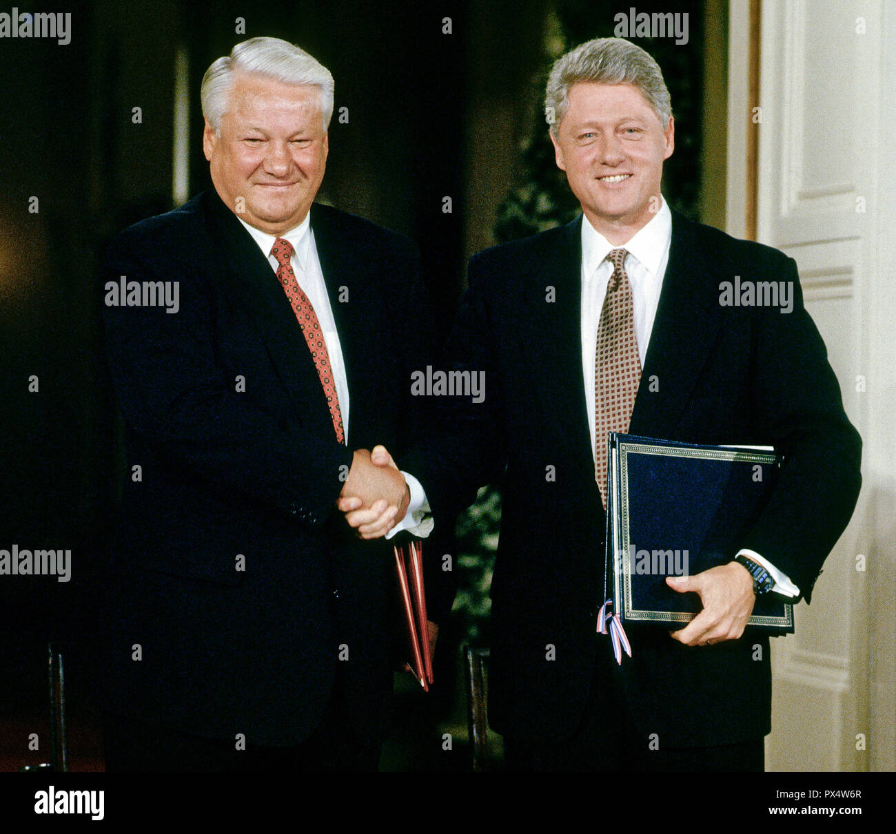 Russian president boris yeltsin hands immagini e fotografie stock ad ...