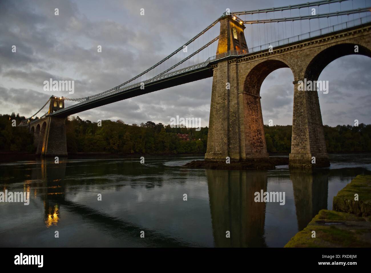 Menai sospensione ponte anglesey north wales uk autunno immagini e ...