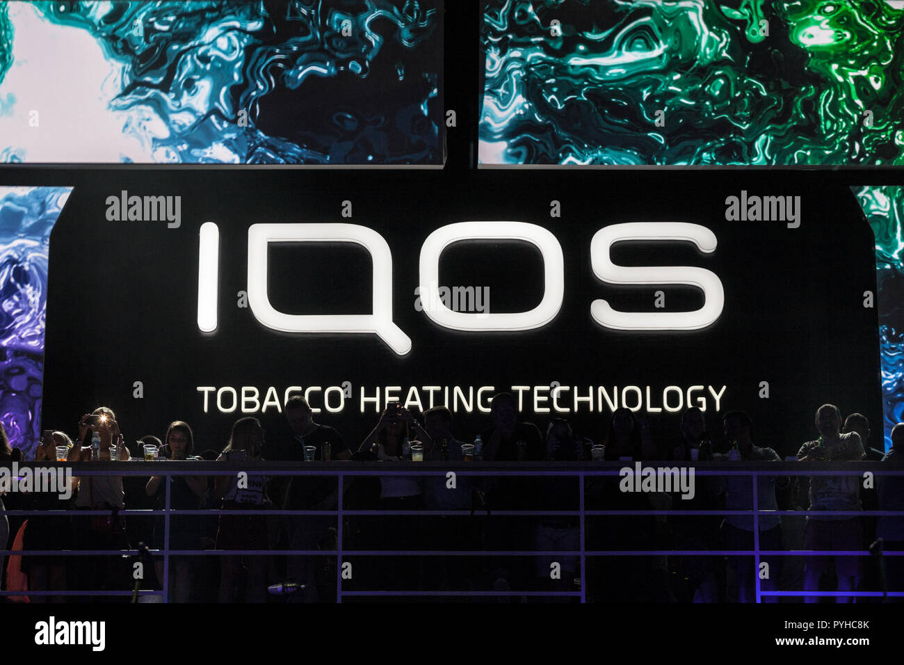 Iqos logo immagini e fotografie stock ad alta risoluzione - Alamy